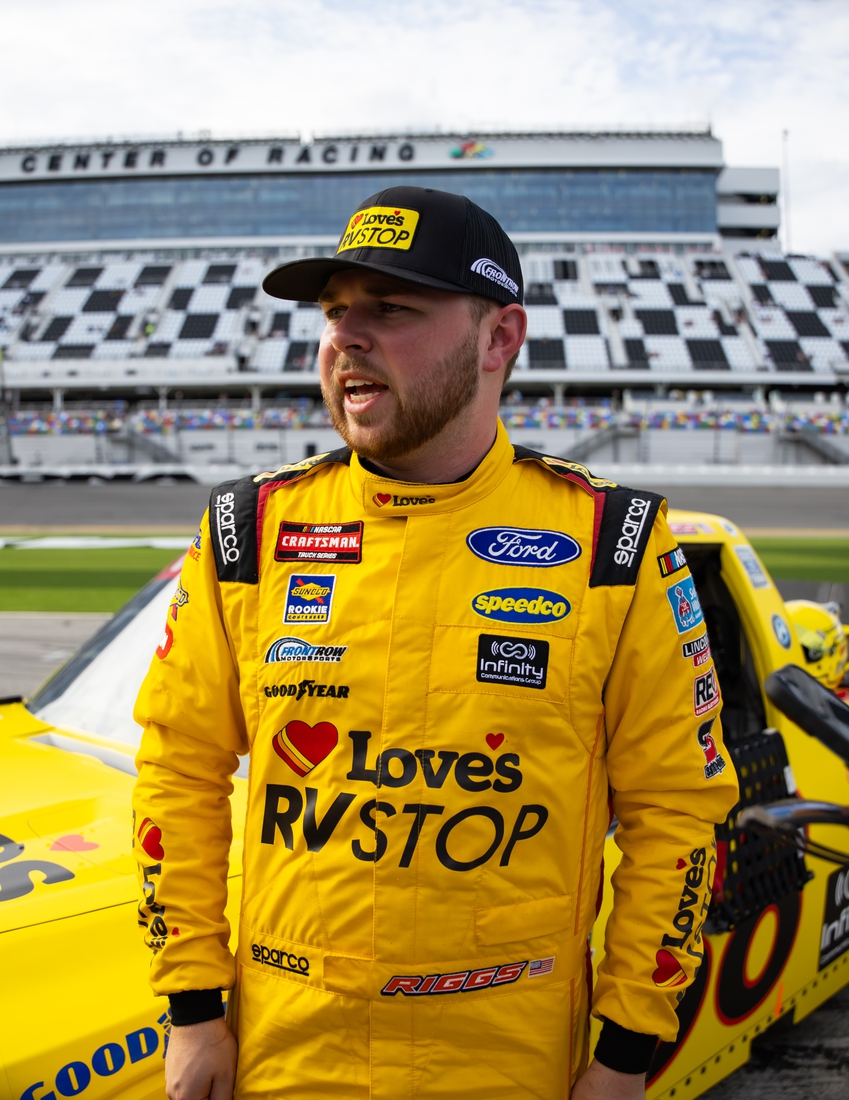 TRUCK News: Layne Riggs plays spoiler again, gets second straight win ...