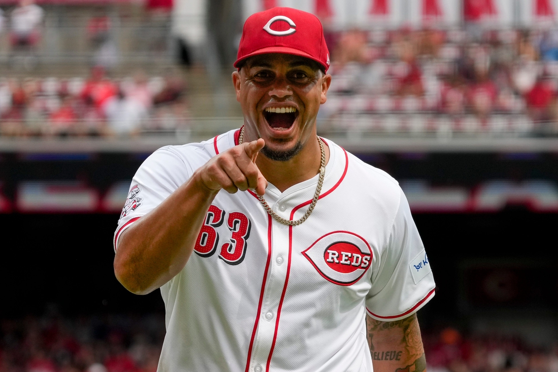 MLB News: Yankees trade C Jose Trevino to Reds for RHP Fernando Cruz, C ...