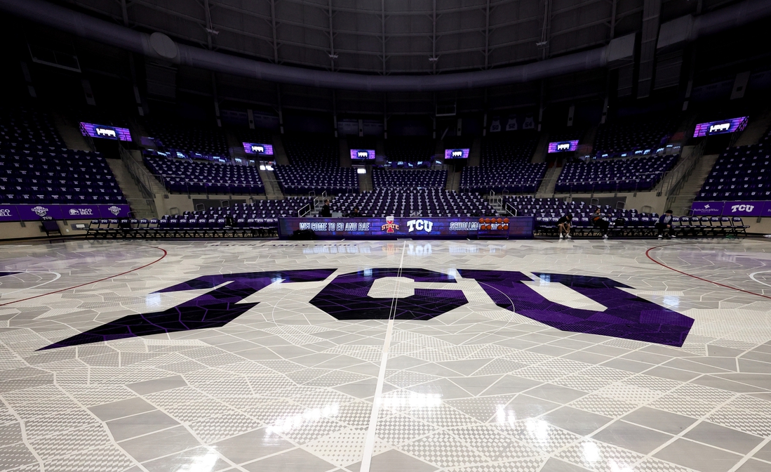 Ella Hamlin, one of TCU's 'Underfrogs,' awarded full scholarship - CWEB