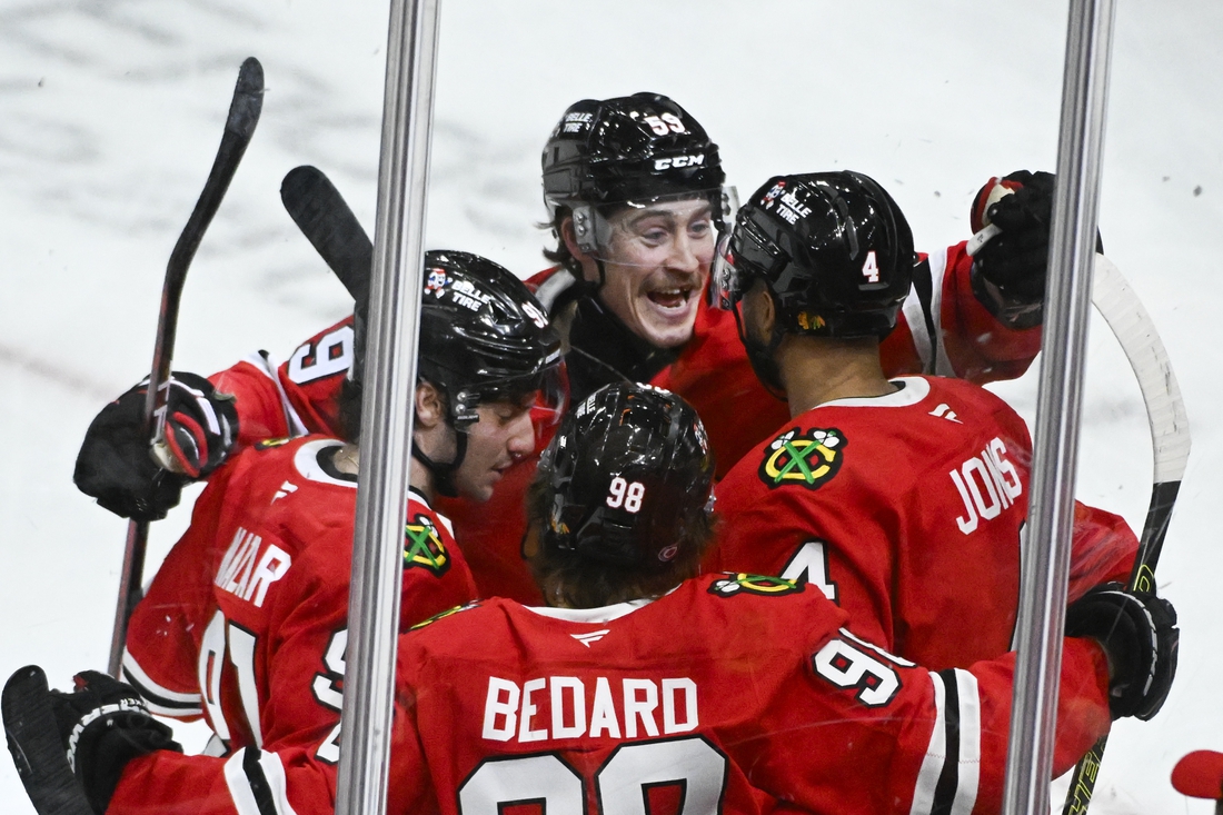 NHL News: Blackhawks halt 4-game skid with win over Golden Knights - CWEB