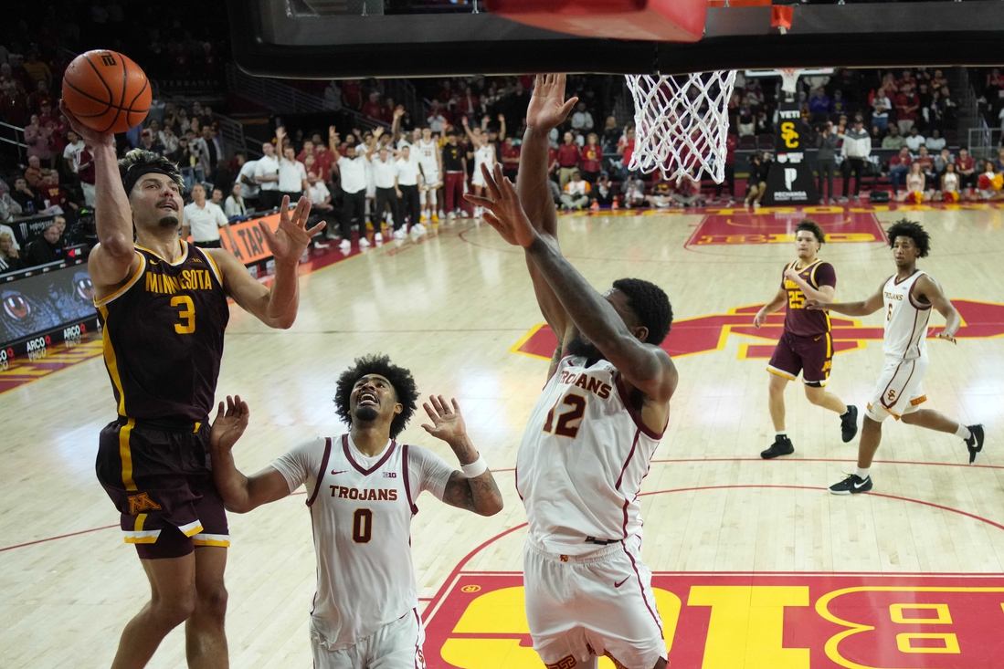 Minnesota scores last 8 points to knock off Southern California - CWEB