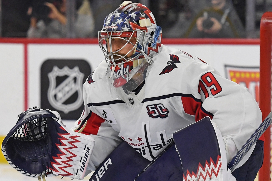 NHL News: Caps G Charlie Lindgren signs 3-year, $9M extension - CWEB