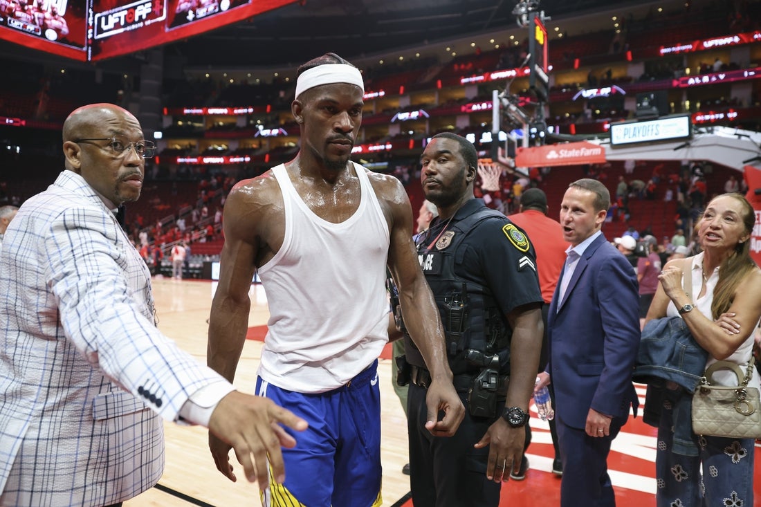 Warriors' Jimmy Butler III exits with pelvic injury, heads for MRI - CWEB