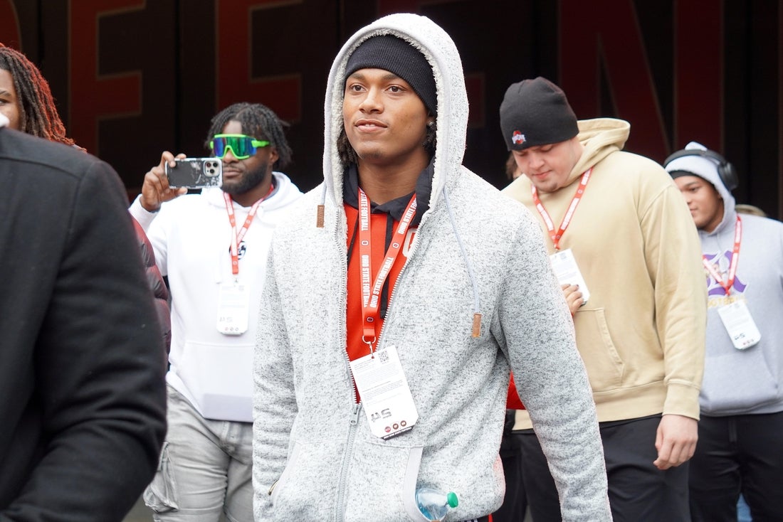 NCAAF News: Tyler Atkinson, No. 1 LB in 2026 class, commits to Texas - CWEB