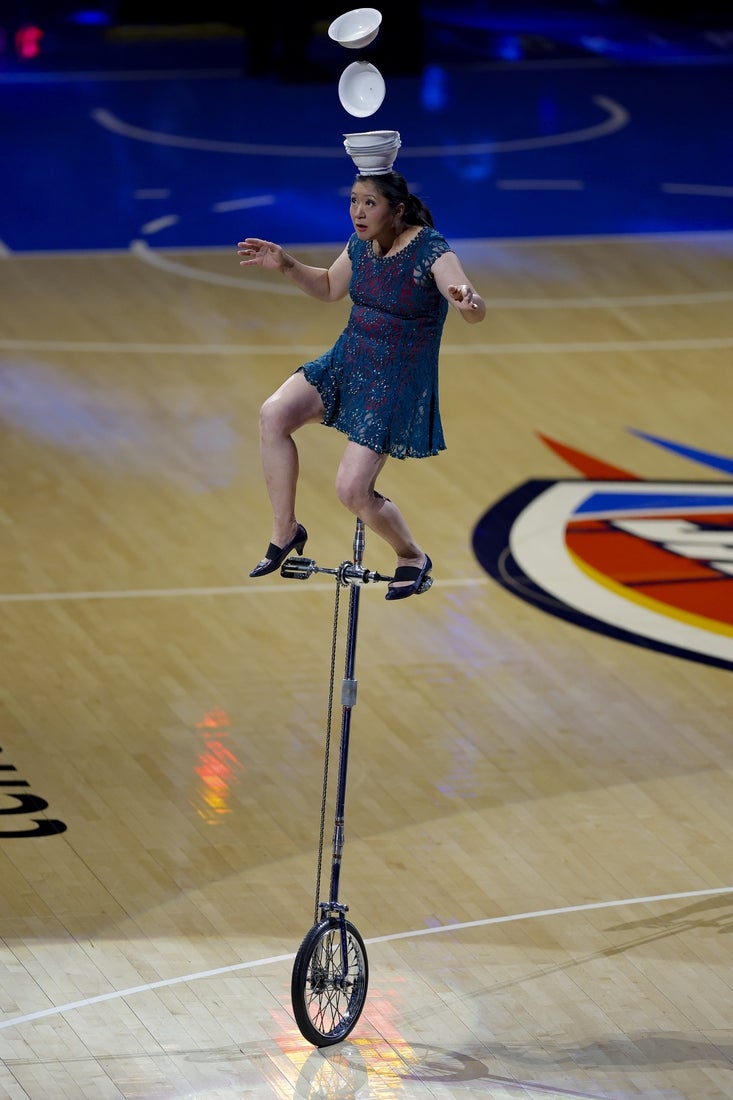 Halftime entertainer 'Red Panda' injured during WNBA performance - CWEB