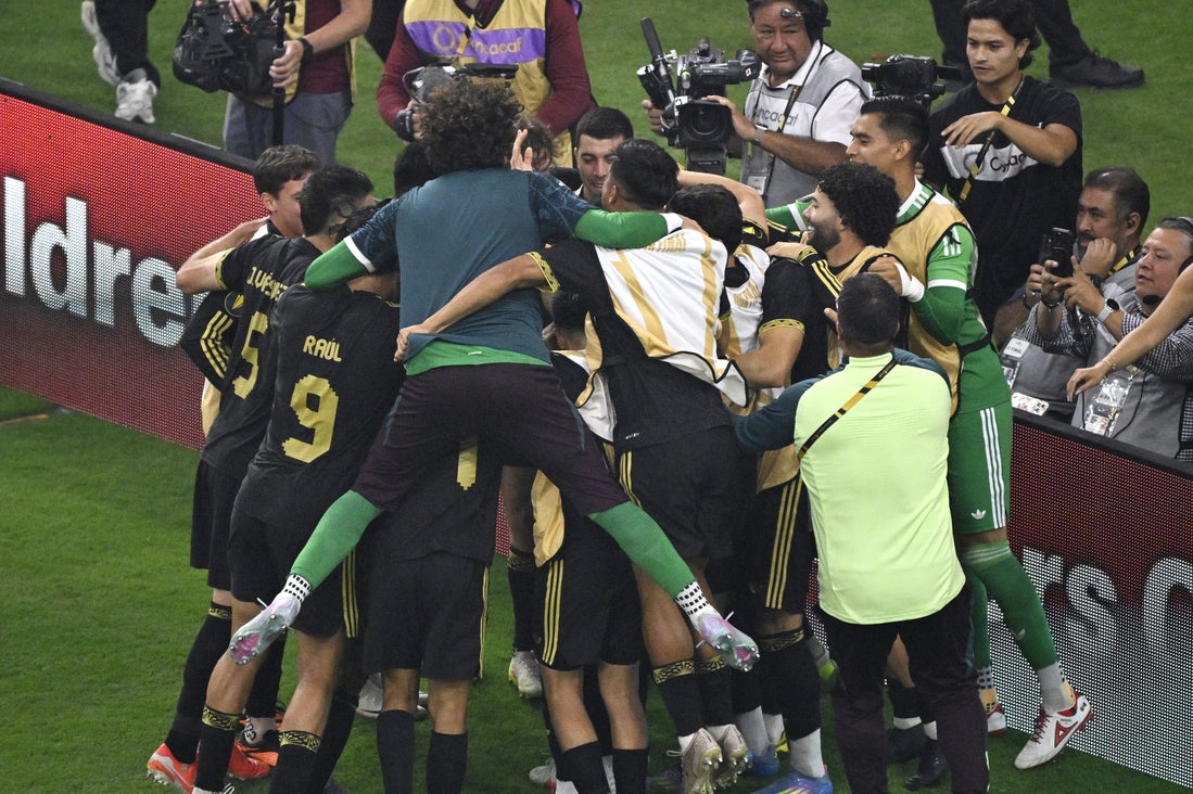 CONCACAF News: Mexico edges U.S. to win Gold Cup title - CWEB