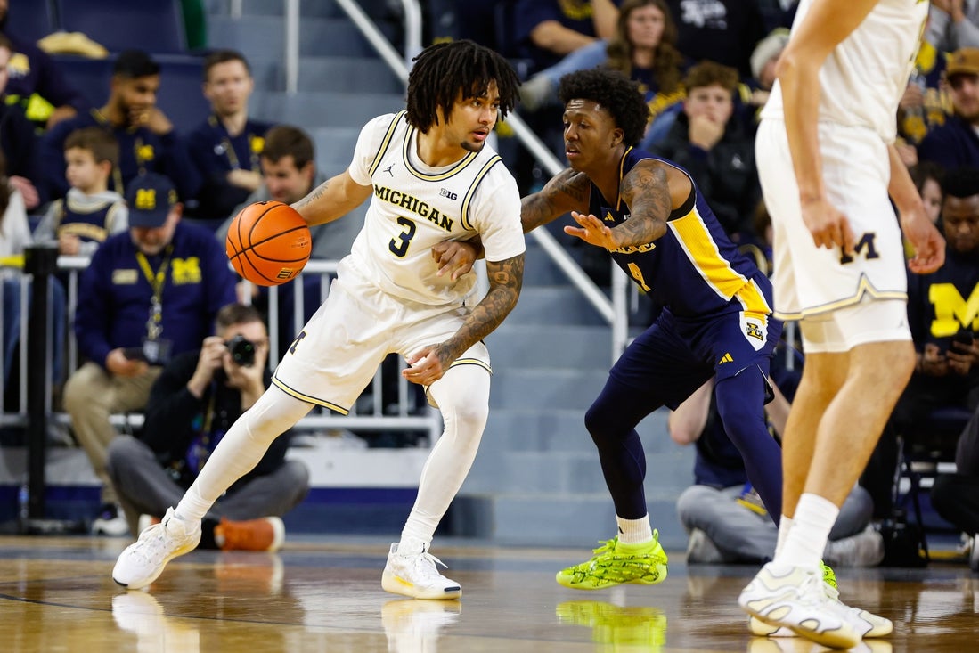 Top 25 roundup: No. 2 Michigan crushes La Salle to remain perfect - CWEB