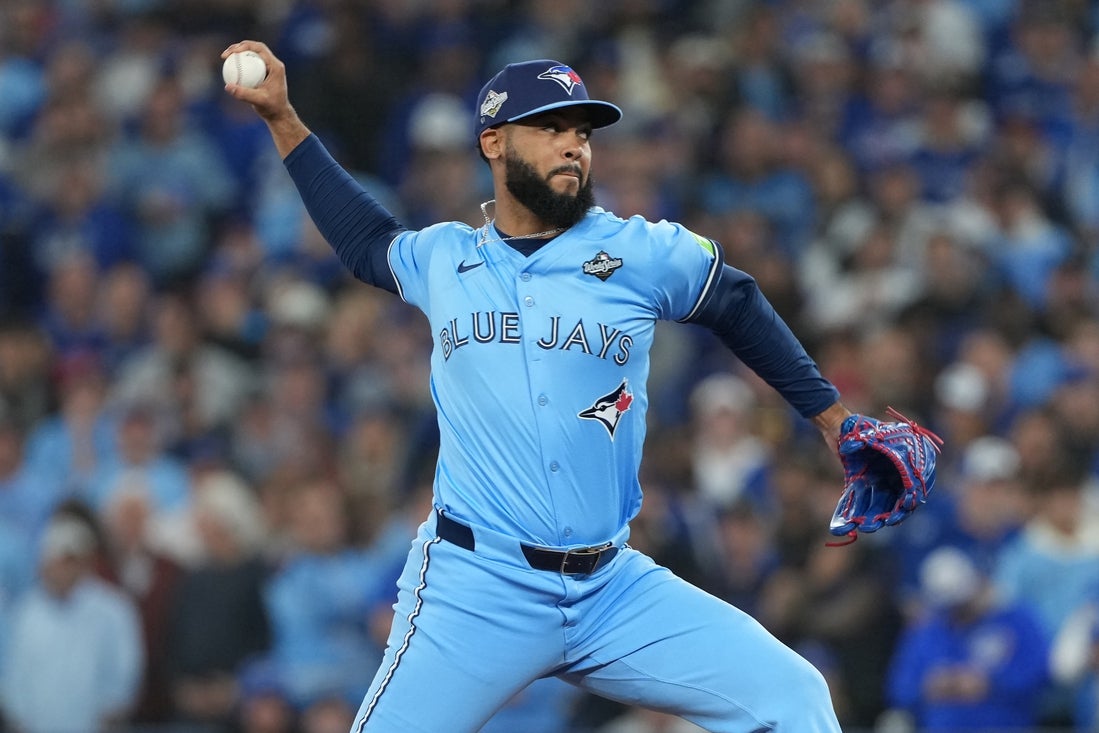 MLB News: Report: White Sox signing RHP Seranthony Dominguez - CWEB